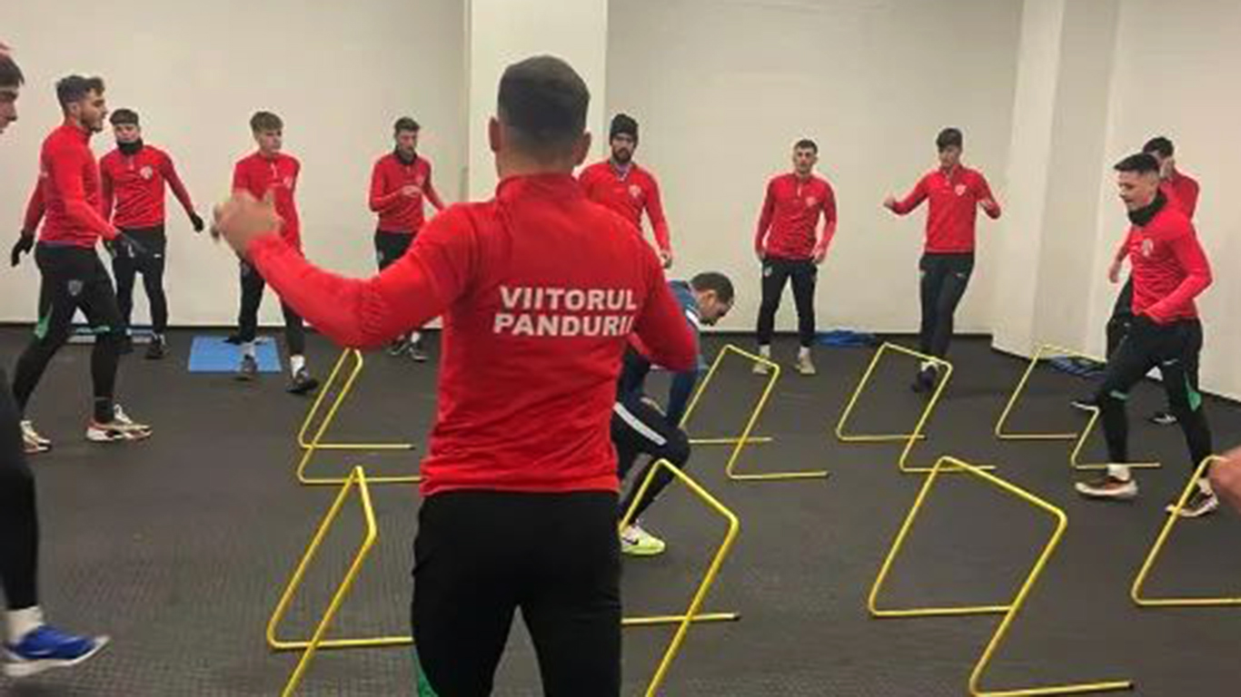 Viitorul Pandurii se pregătește în Serbia
