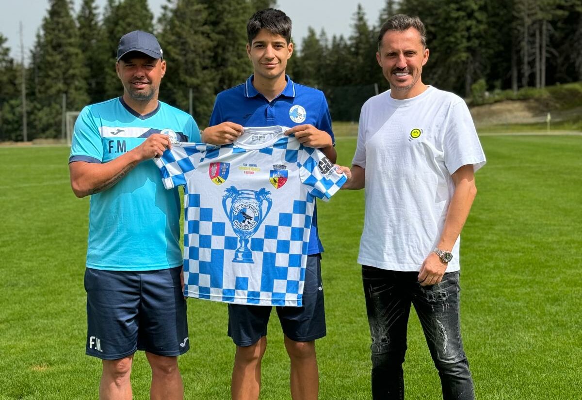 Darius Grigore a fost prezentat de Corvinul Hunedoara