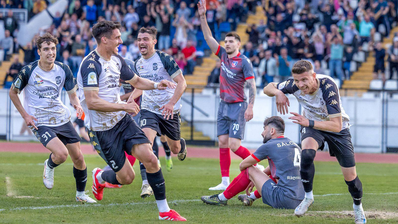 CSM Unirea Alba Iulia s-a impus in extremis contra SCM Râmnicu Vâlcea