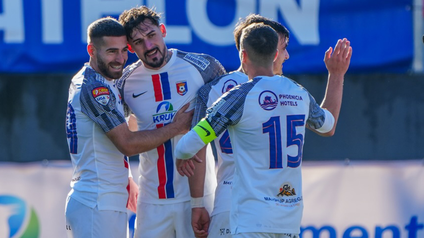 Chindia are o primă plecare din lot și o primă achiziție